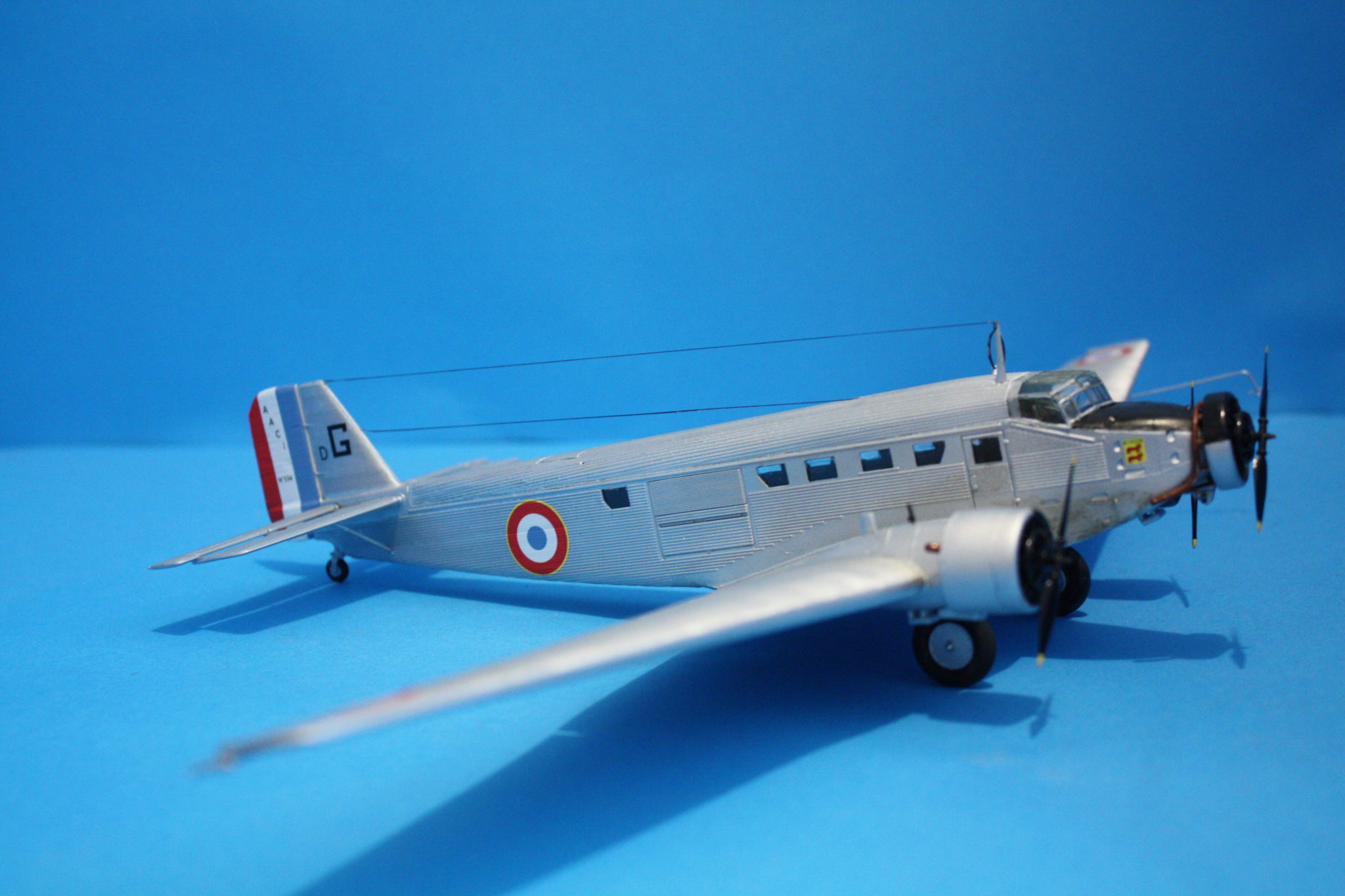 Maquettes et dioramas de l'aviation française moderne au 1/72ème | Heller